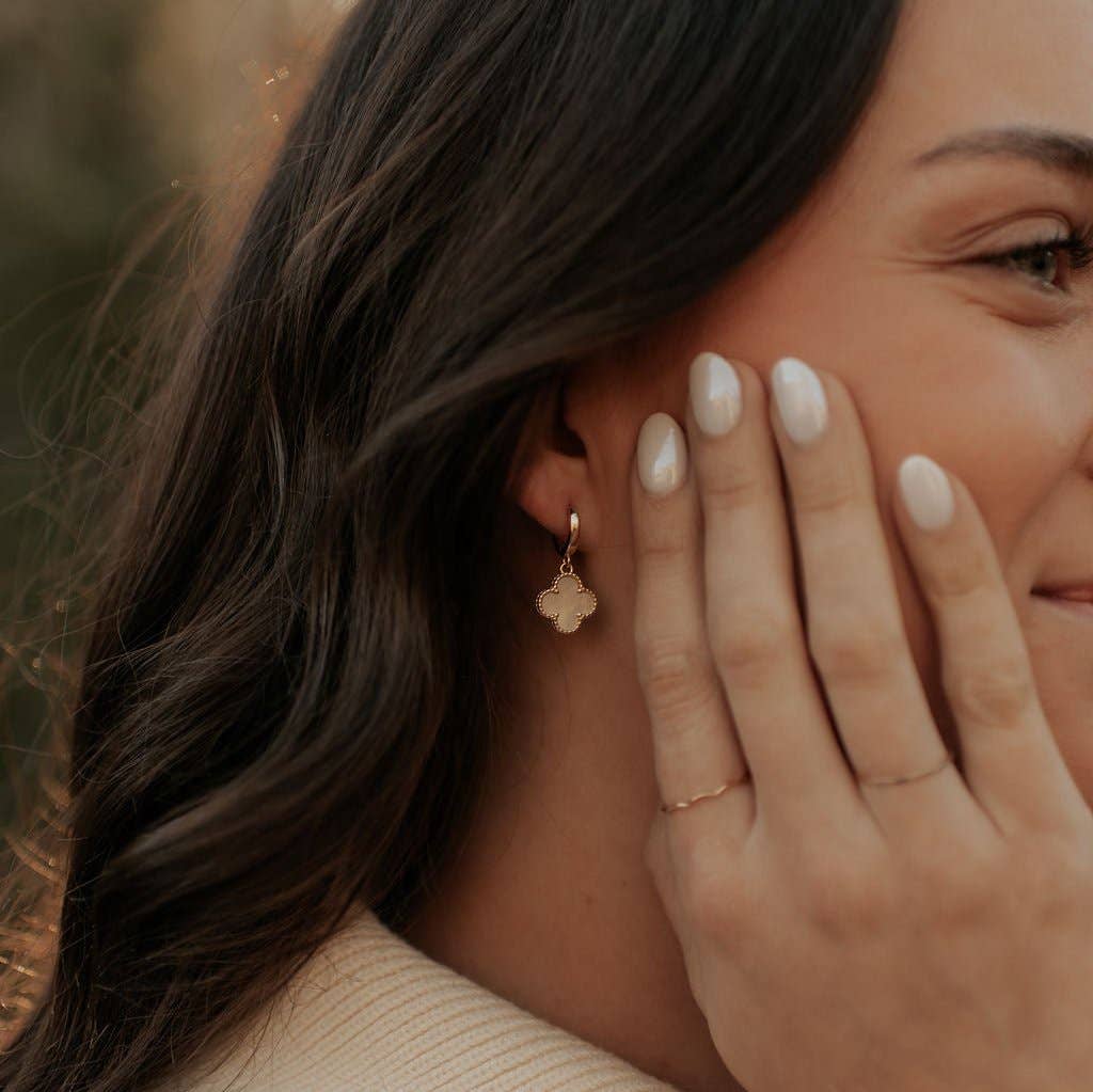 Elizabeth Clover Earrings – Hallstrom Home