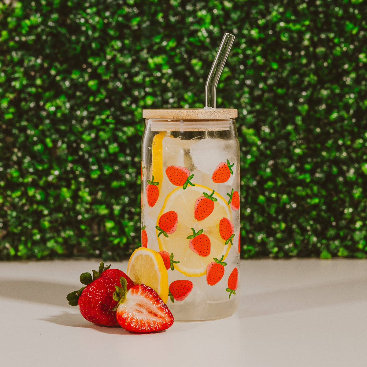 Strawberry 17 oz Can Glass w/ Straw and Lid - Decor & Gifts – Hallstrom ...