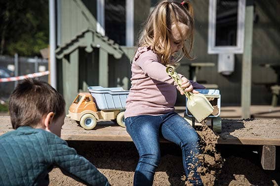 Dantoy BIO Tractor Sustainable Bioplastic Playset – Hallstrom Home